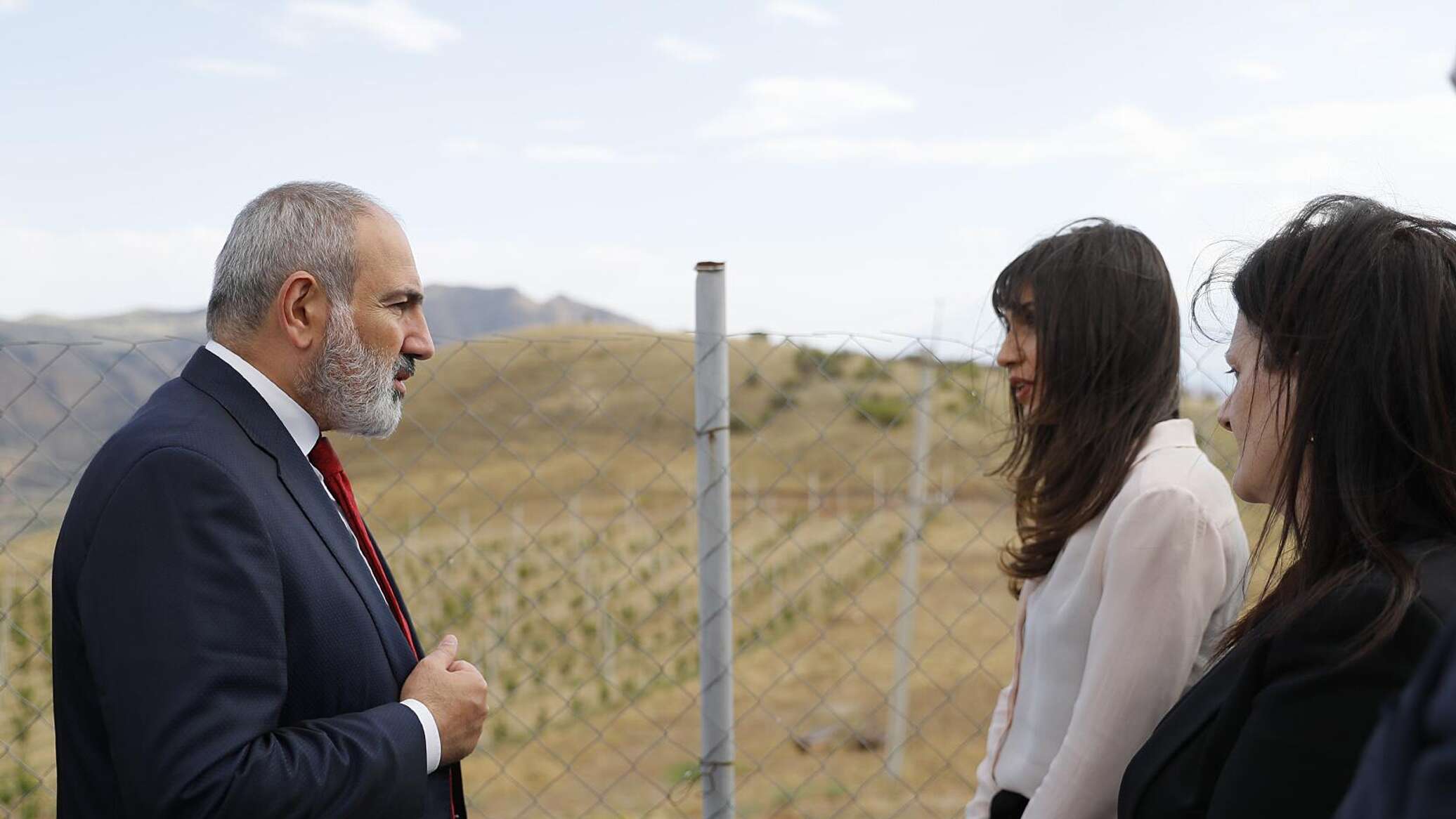 Пашинян рассказал жителям Агарака о прибыльности интенсивных садов - 18 ...