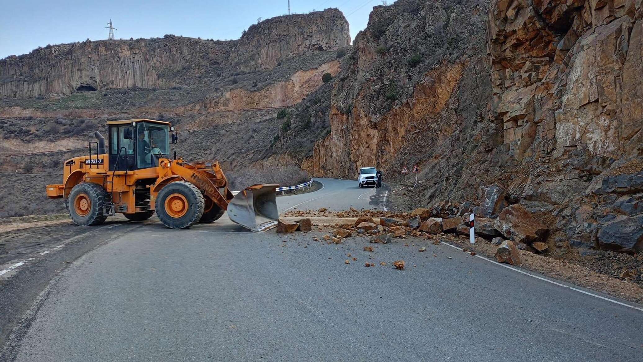 Дорога Гндеваз-Джермук закрыта из-за камнепада - 20.03.2024, Sputnik ...