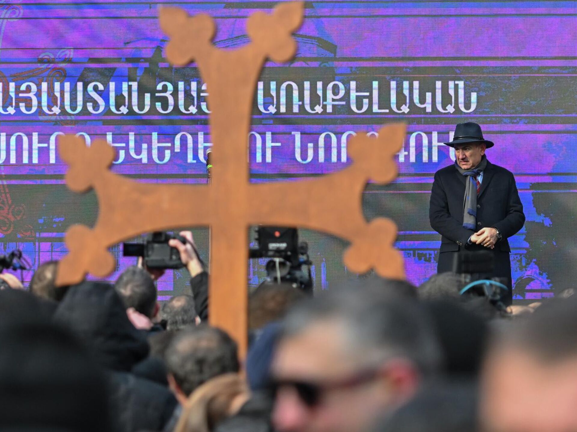 Փաշինյանը կոչ արեց հոգևորականներին միանալ «բարենորոգմանը» և զեղչել ...