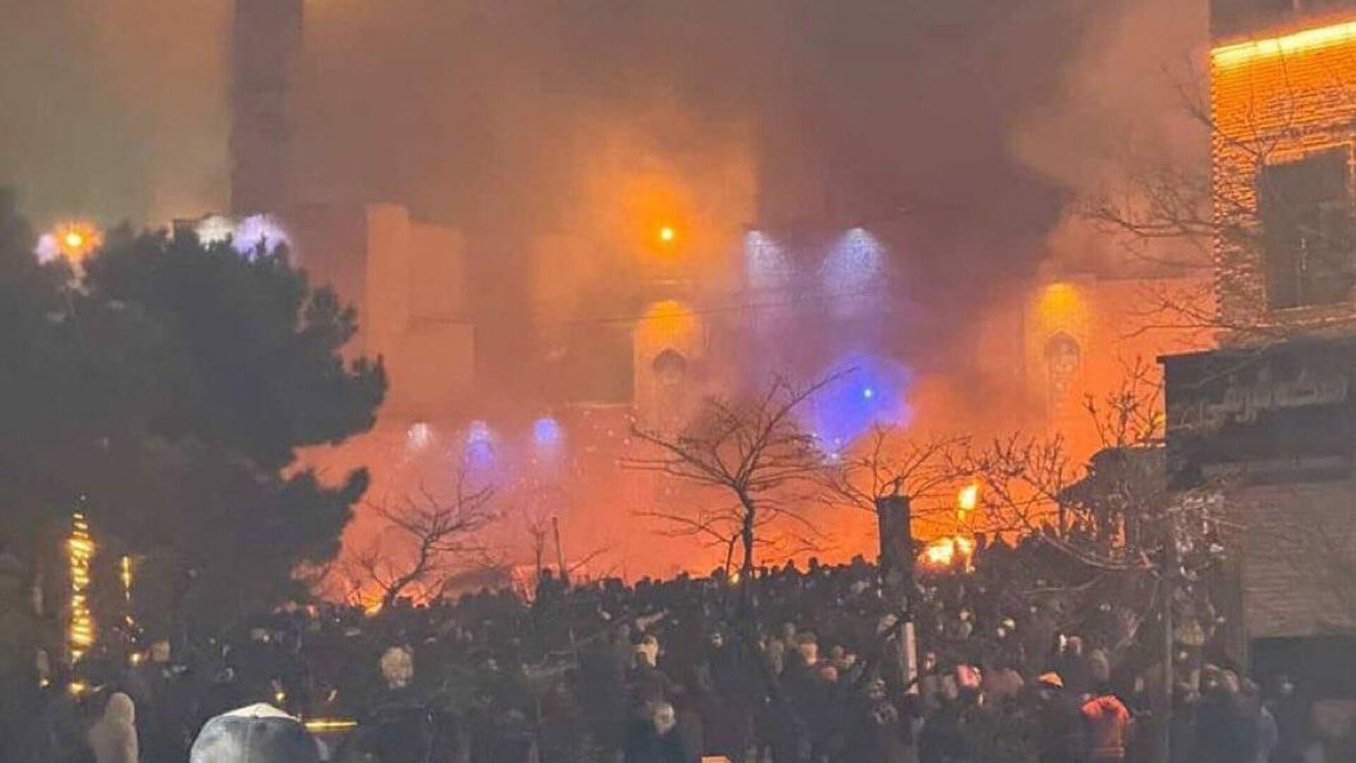 Թեհրանում անկարգությունների ժամանակ ավելի քան 25 վարչական շենք և 44 ...