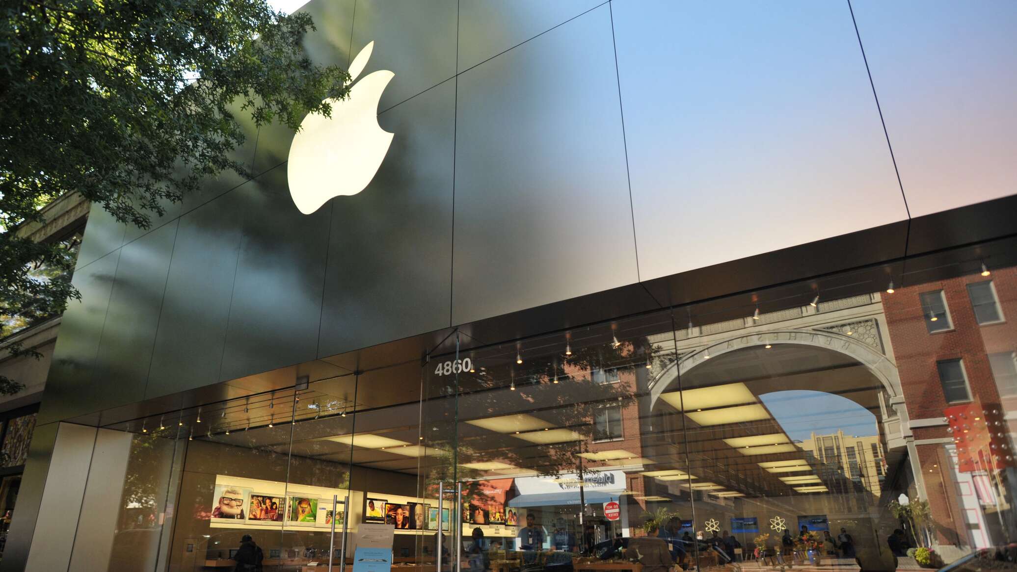 Apple планирует производить более 50 млн iPhone в год в Индии - 08.12.2023, Sputnik Армения